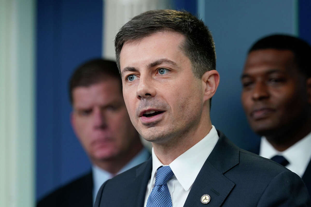 Buttigieg to visit CT to tout Gold Star Bridge funds