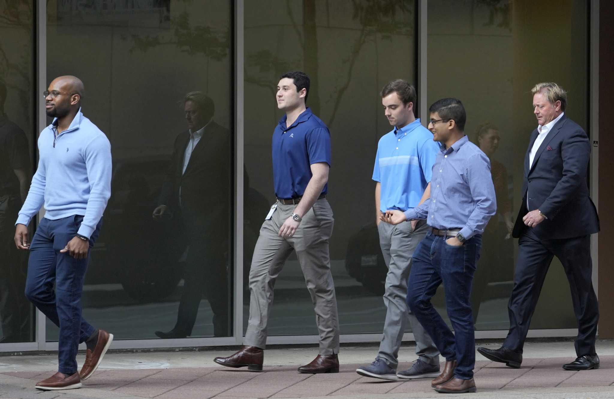 Houston workers deal with long work weeks, new data shows