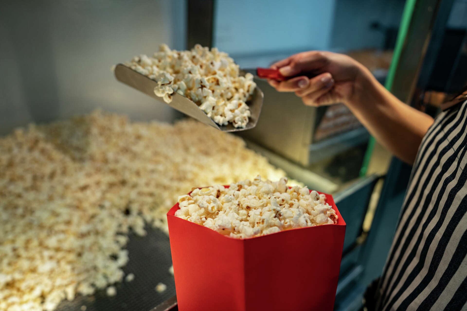 Jimmy Kimmel invites Texas TikTok sensation 'Popcorn Guy' to the 2023 ...