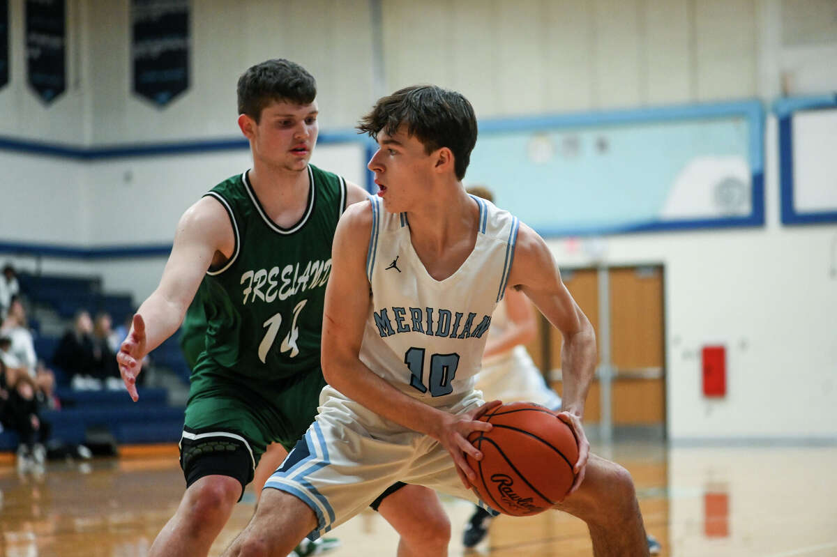 Freeland routs Meridian in boys' basketball