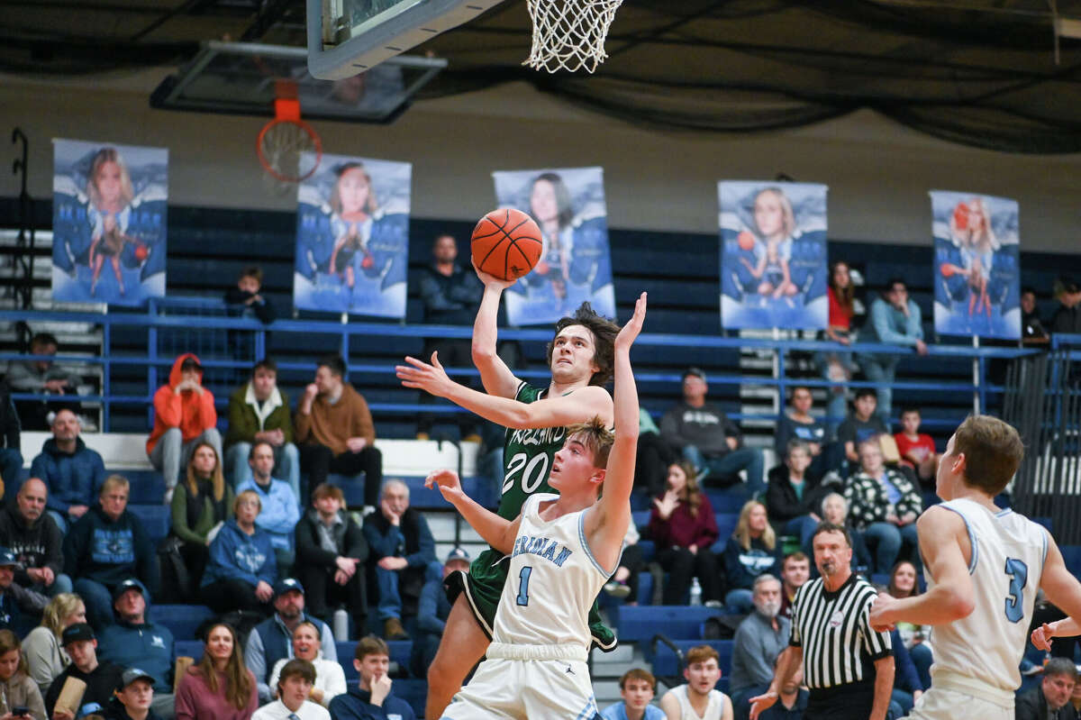 Freeland routs Meridian in boys' basketball