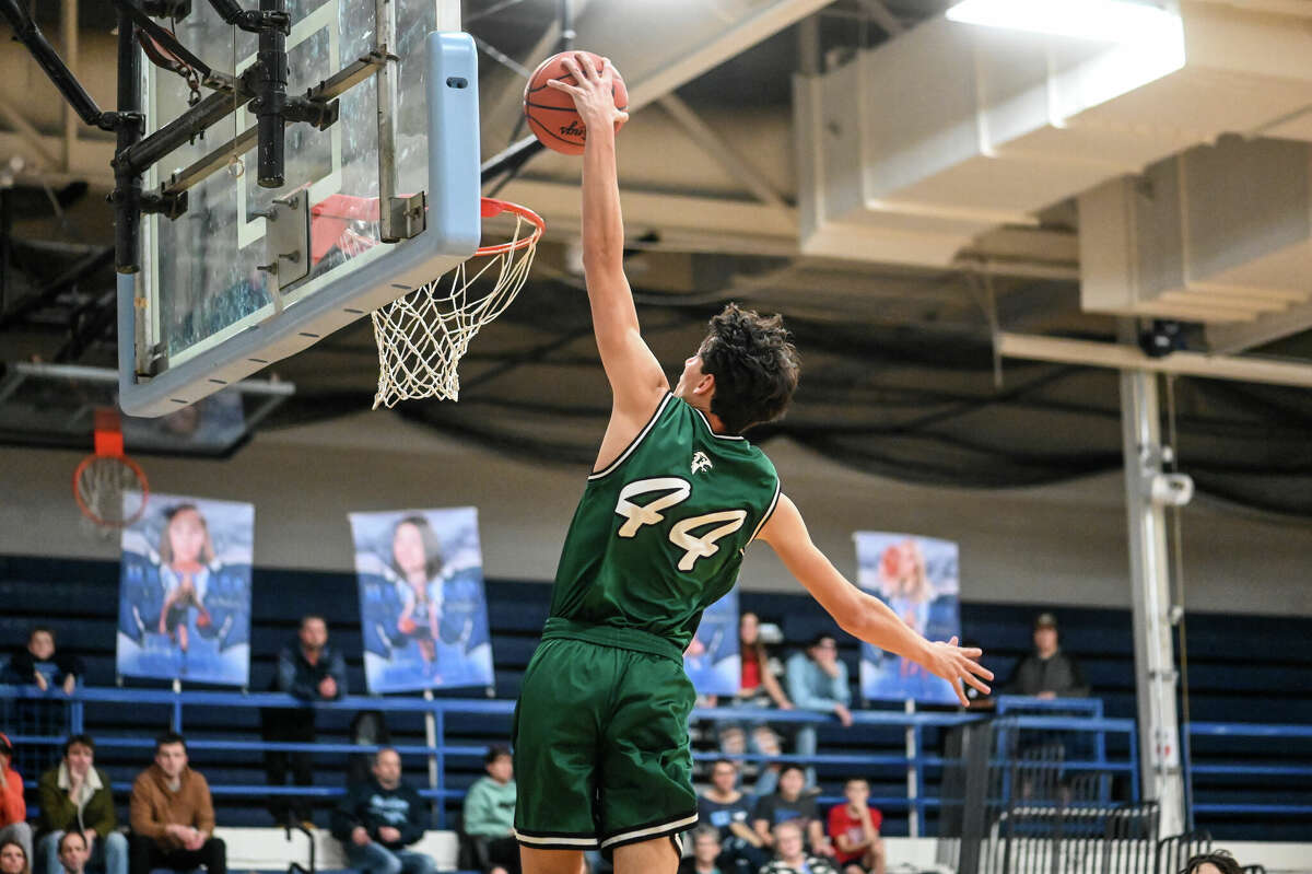 Freeland routs Meridian in boys' basketball