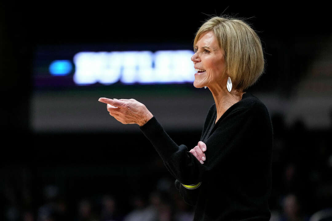 Chris Dailey reflects on 1,200 wins with UConn women’s basketball