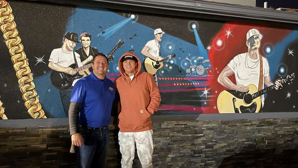 Conroe native, country music star Parker McCollum gets hometown mural