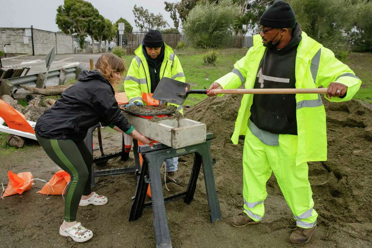 California storm: Overnight forecast sees gusty winds up to 80 mph