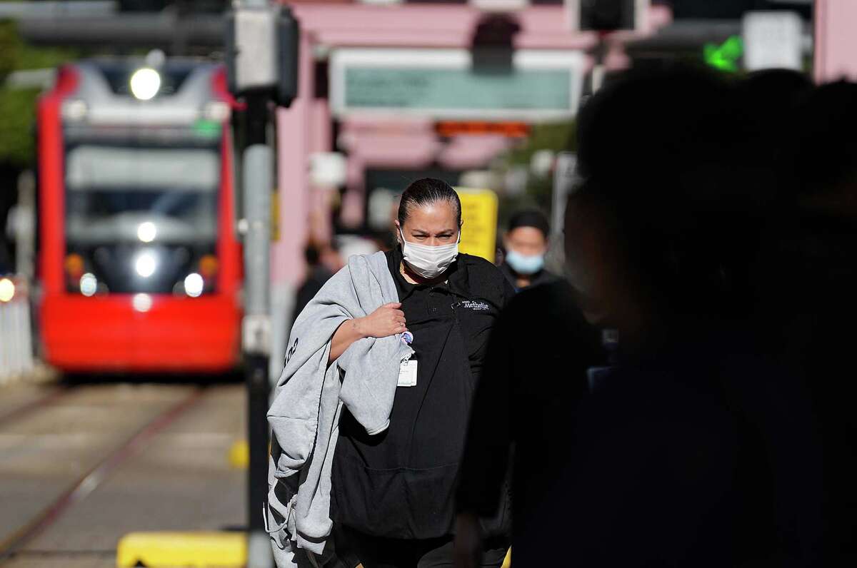 COVID declines in Houston, XBB.1.5 variant warrants caution, experts