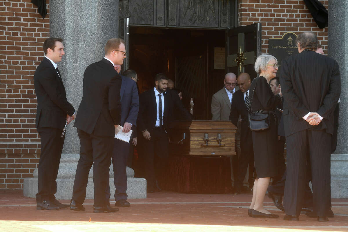 Community pays respects to Federal Judge Thad Heartfield