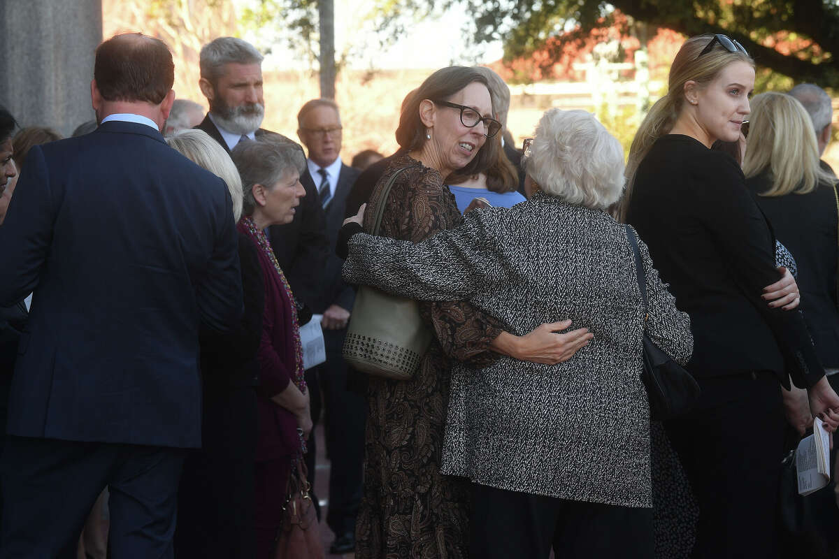 Community pays respects to Federal Judge Thad Heartfield