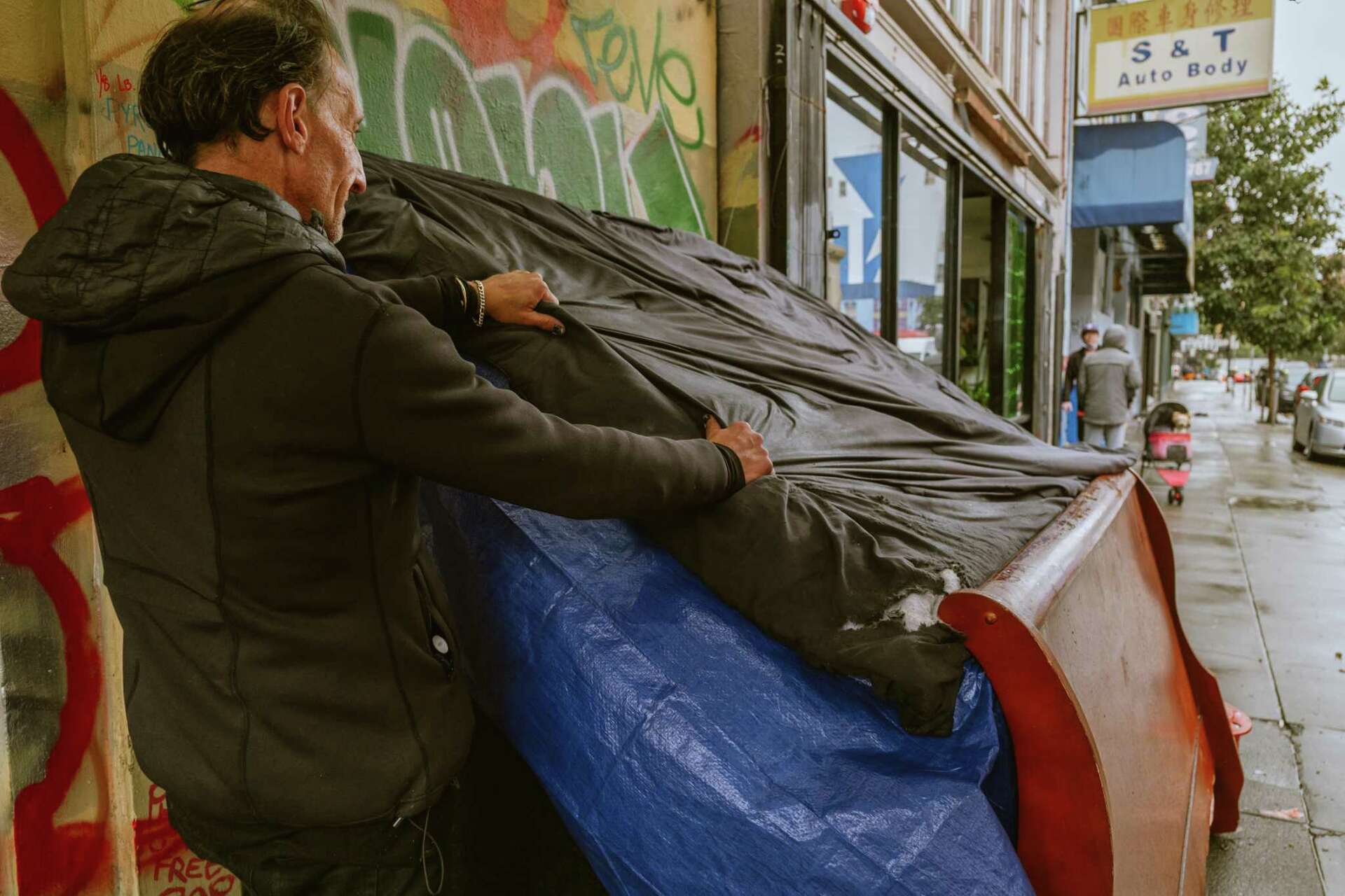 Bay Area homeless people tough out storm outside despite push to fill ...