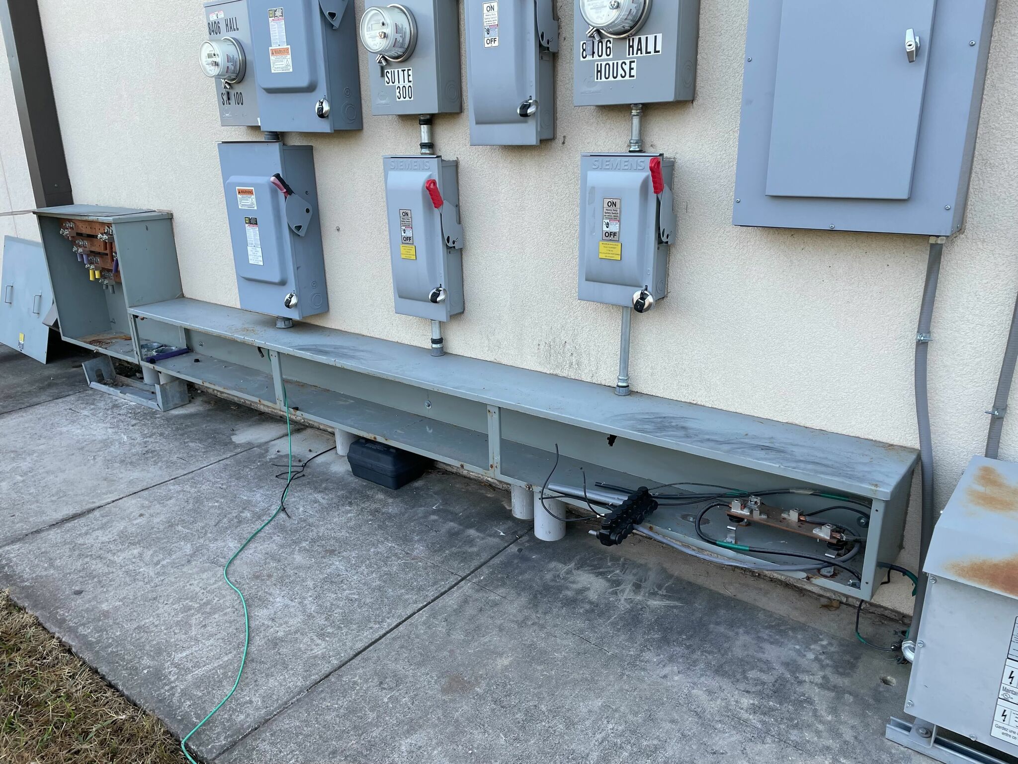 Houston Police Investigating Stolen Copper Wires After Power Outage