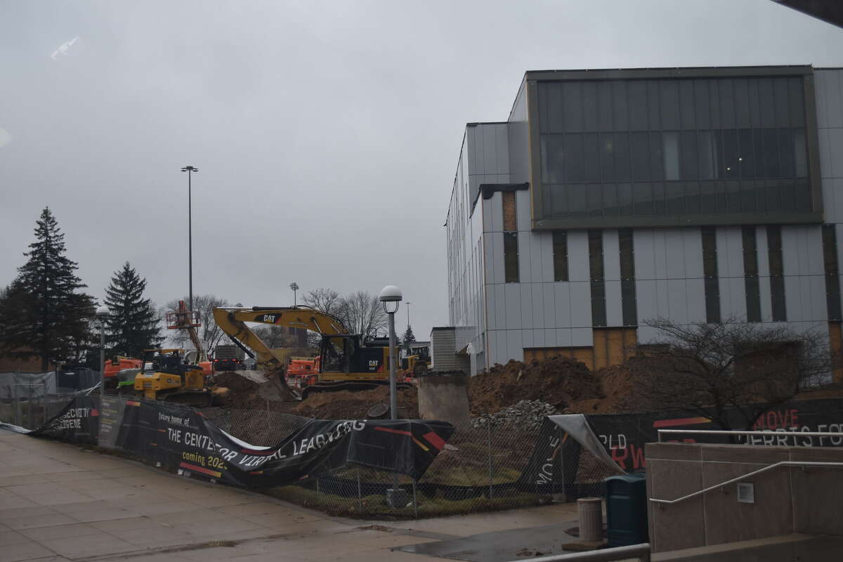 Ferris State construction takes advantage of January warm up