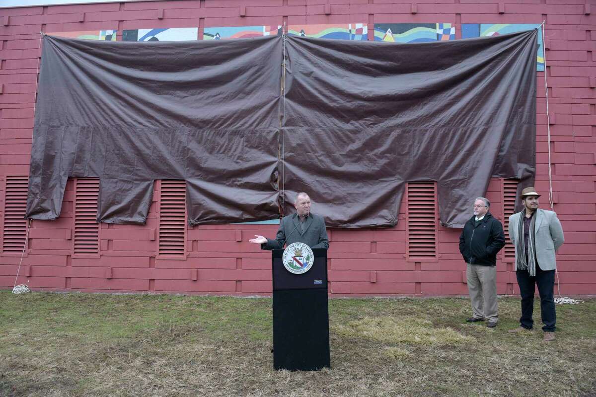 CityCenter Danbury unveils 12-panel mosaic on White Street