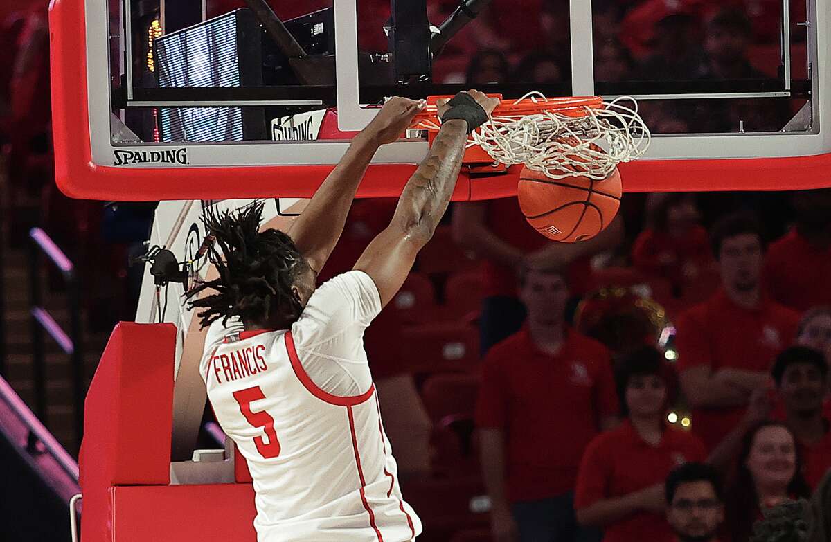 Houston frontcourt, Jarace Walker bludgeon SMU in blowout