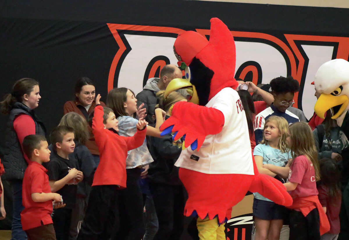 Holding court: SIUE win celebrates mascot's birthday