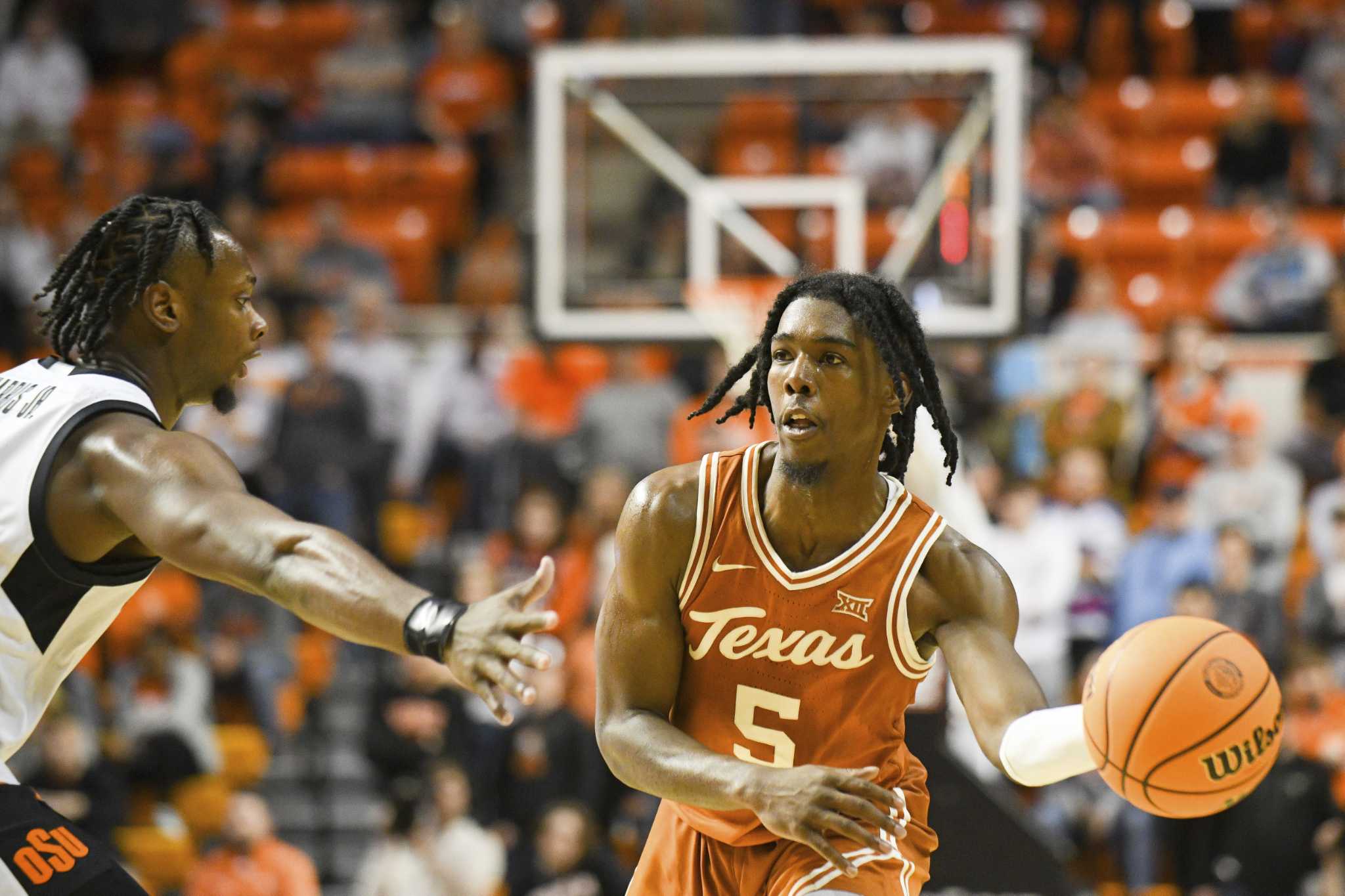 Texas tops Oklahoma St. in first game since Chris Beard's firing