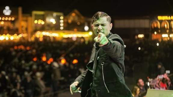 Nuevo Laredo singer debuts with Banda Los Recoditos