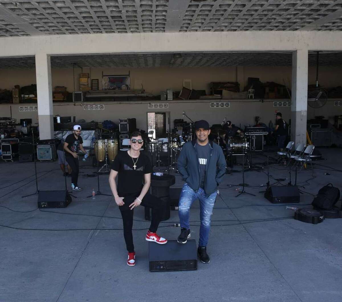 Nuevo Laredo singer debuts with Banda Los Recoditos