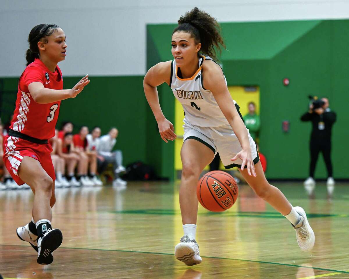 Fontenelle-Posson's 'dagger' 3-pointers help Siena beat Marist