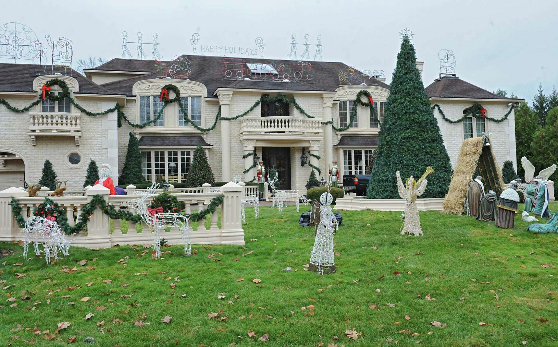 Linda Lia, wife of Capital Region auto magnate, dies at 76