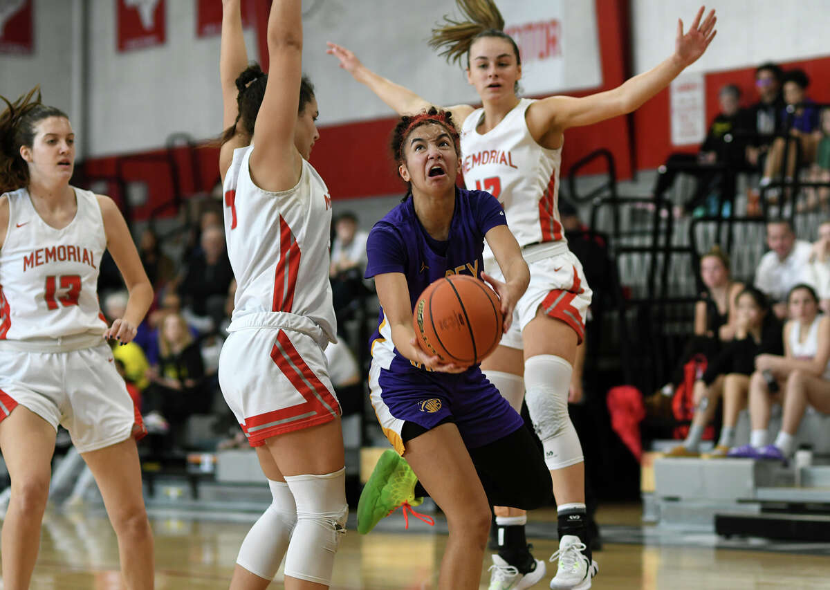 Girls basketball: Memorial Mustangs rout Jersey Village Falcons