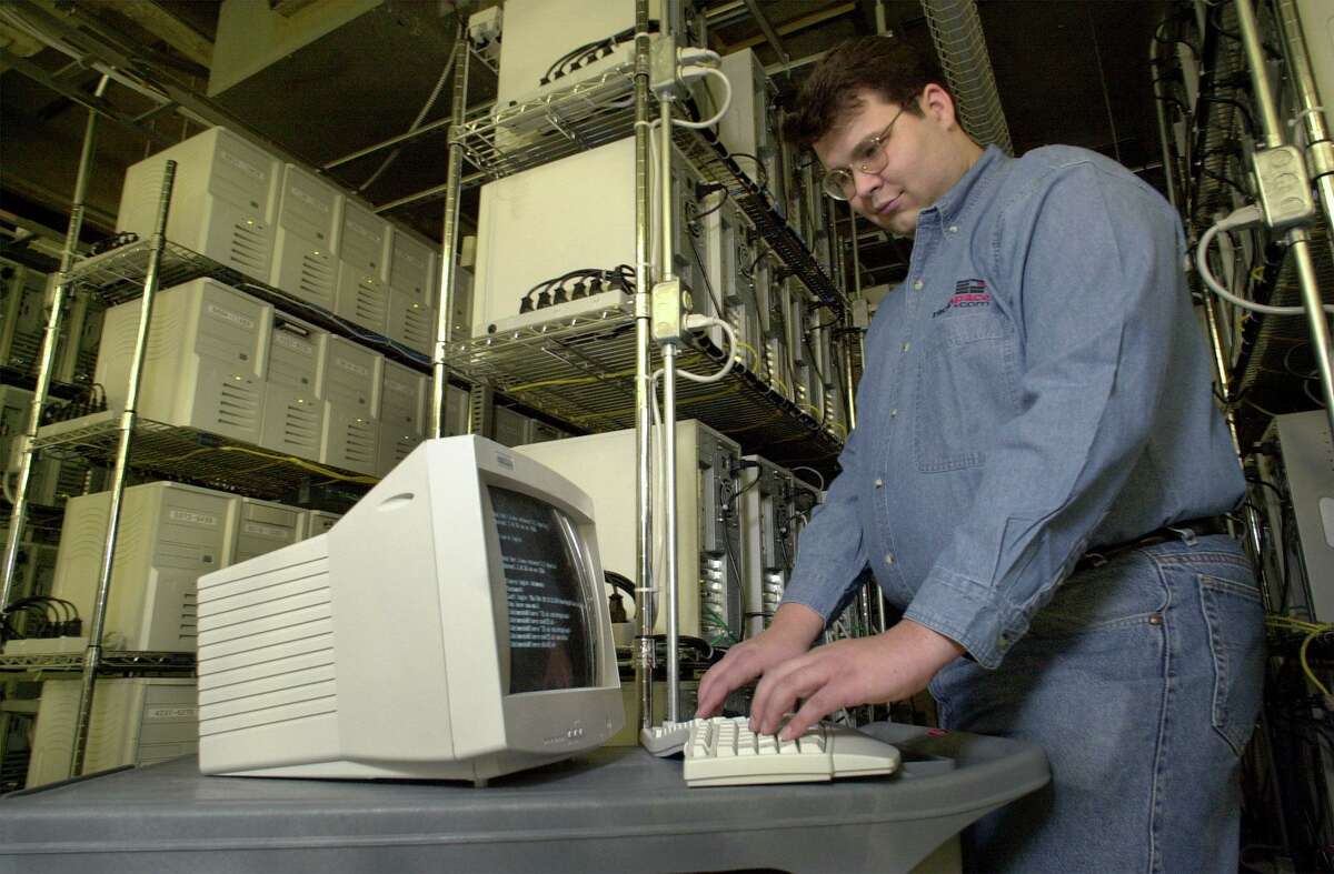 Rackspace ‘on trajectory of death,' founder Richard Yoo says