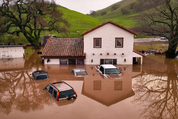 Calif. storm: 18,000 evacuated from Santa Cruz County