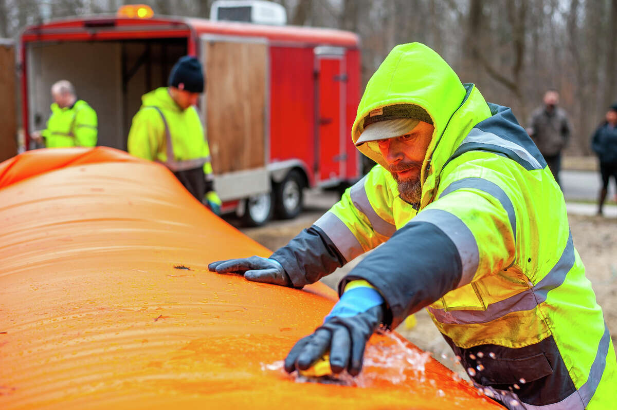 City of Midland purchases "Tiger Dam" for flood protection