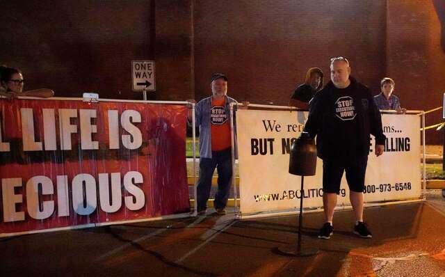 Robert Fratta executed following last-minute legal wrangling in Texas