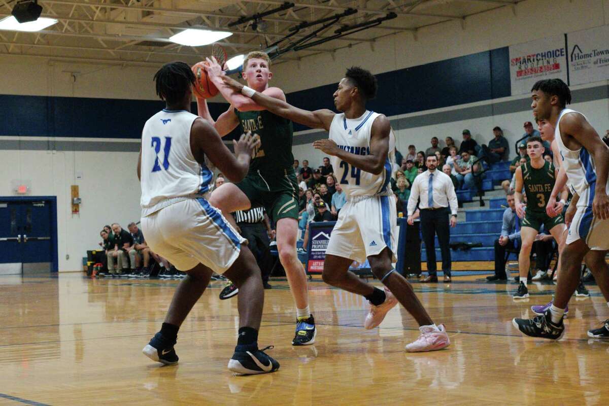 Houston boys basketball: Friendswood pulls away from Santa Fe