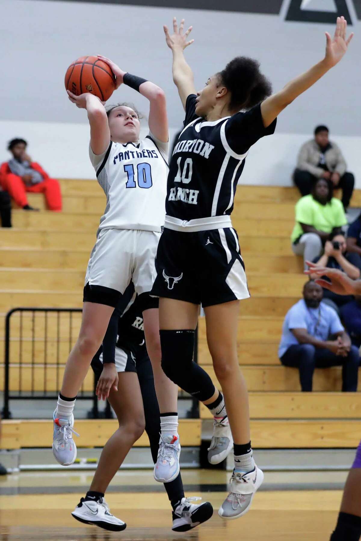 Houston girls basketball: Paetow rolls past Morton Ranch