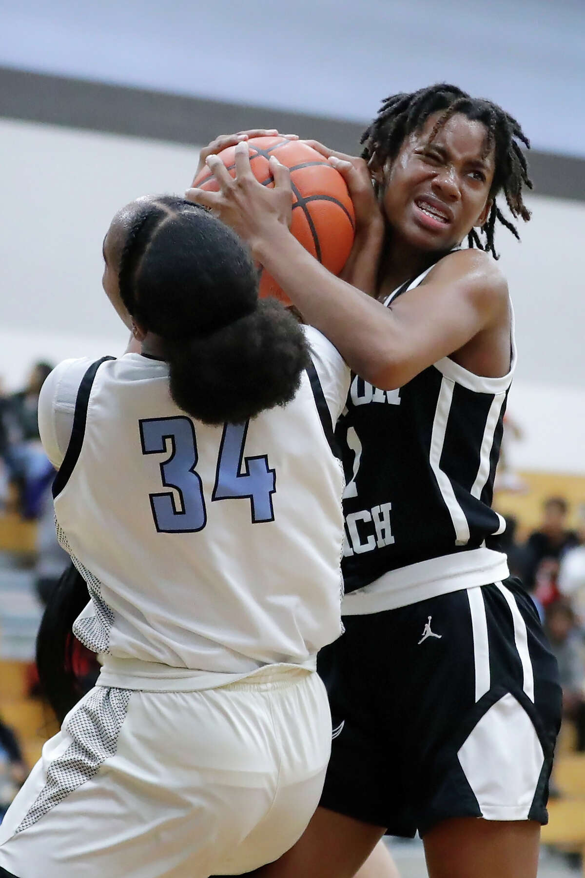 Houston girls basketball: Paetow rolls past Morton Ranch