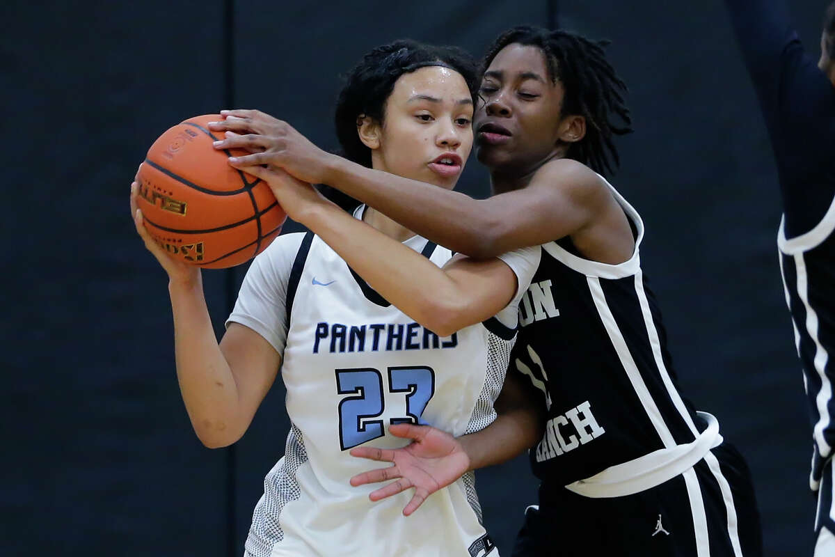 Houston girls basketball: Paetow rolls past Morton Ranch