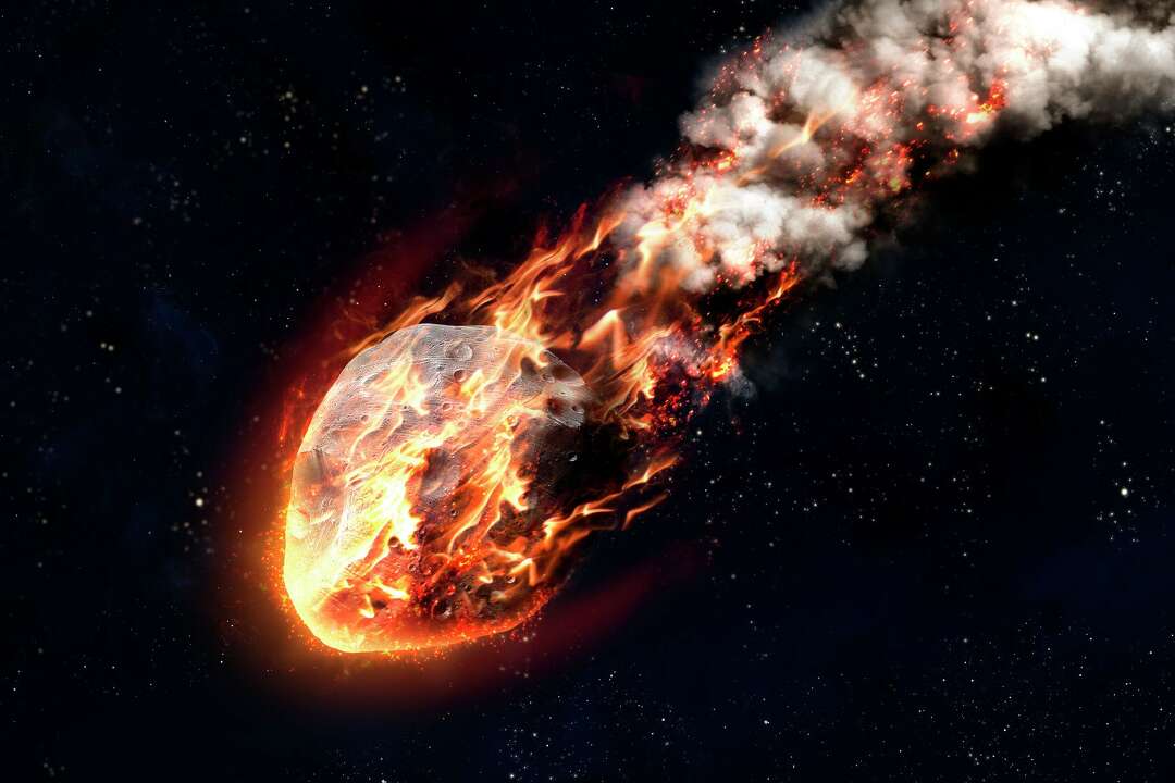 Videos show giant fireball streaking across the Texas sky