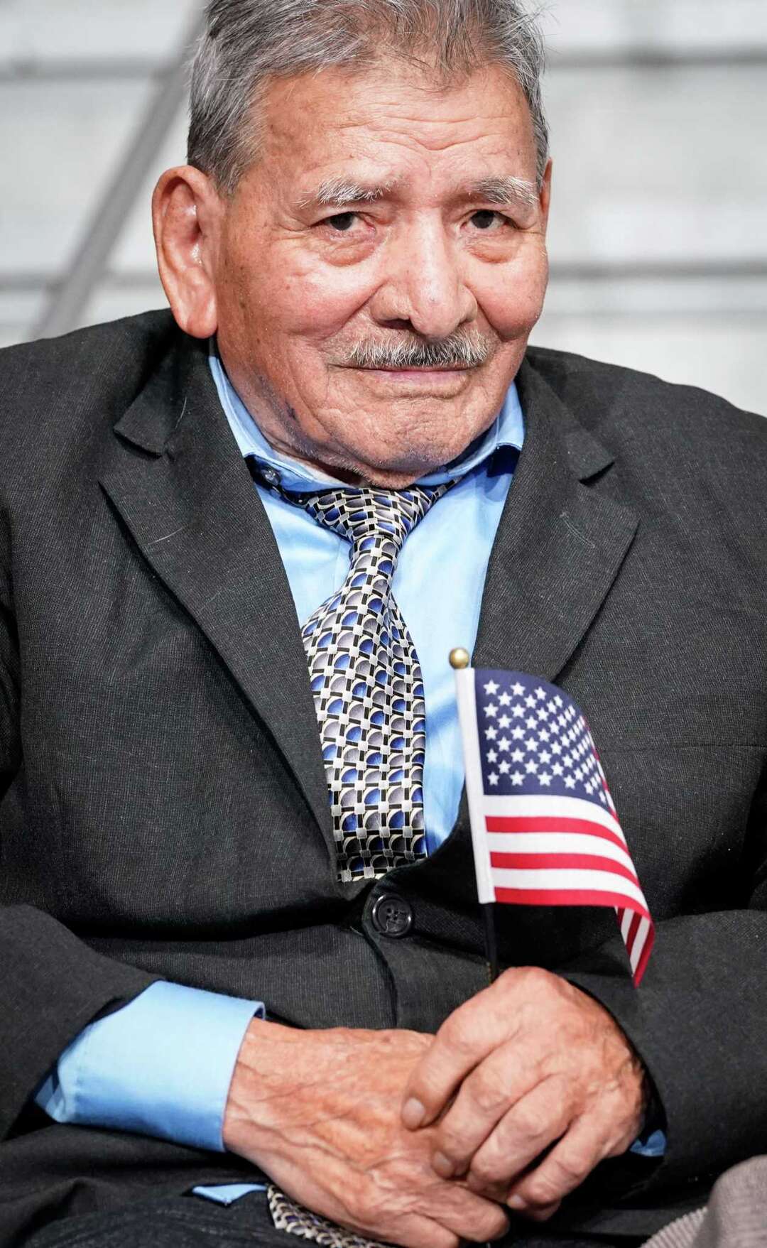 Houston immigrants become naturalized citizens in Aldine ceremony