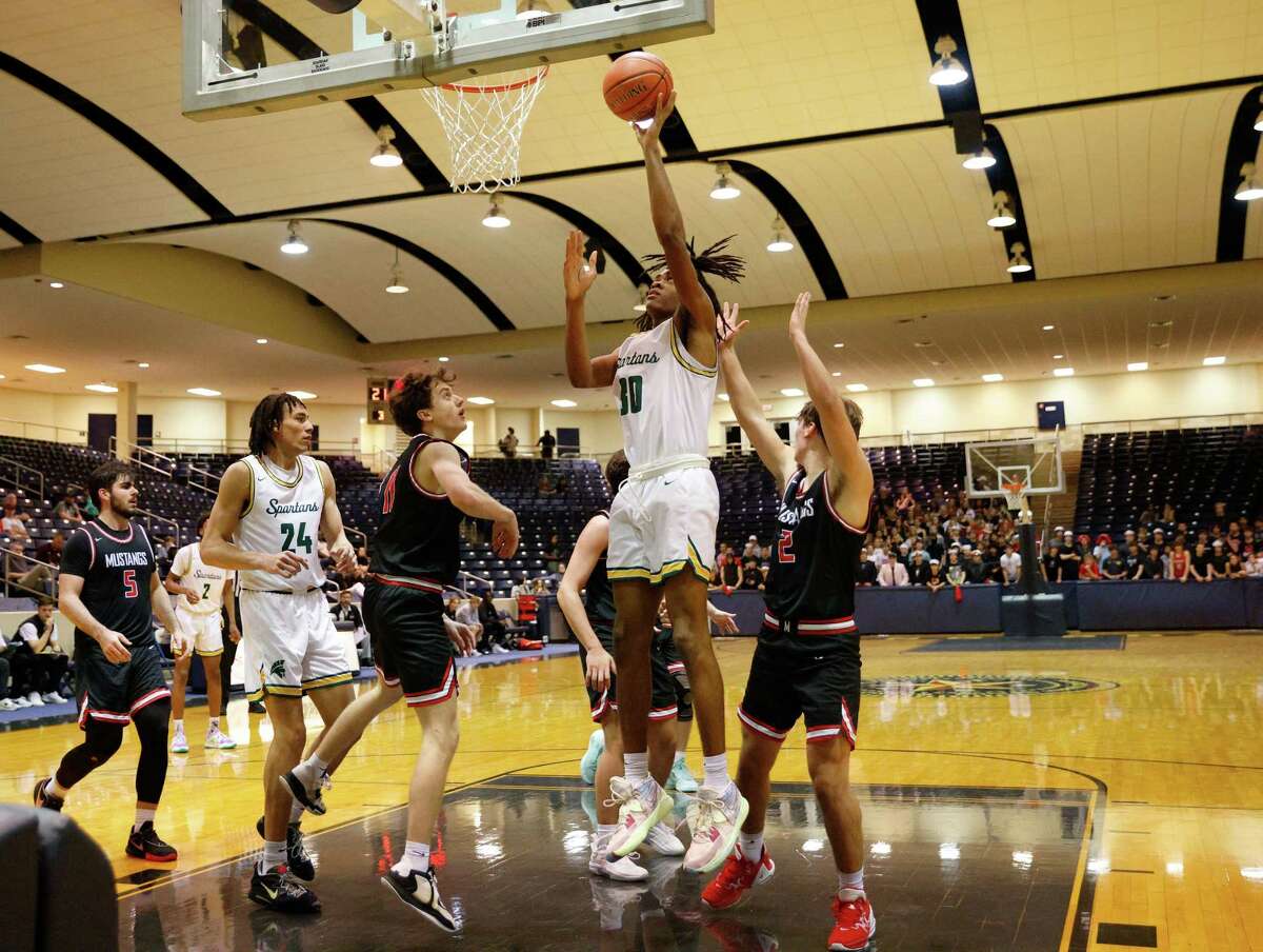 Houston boys basketball: Memorial rallies past Stratford