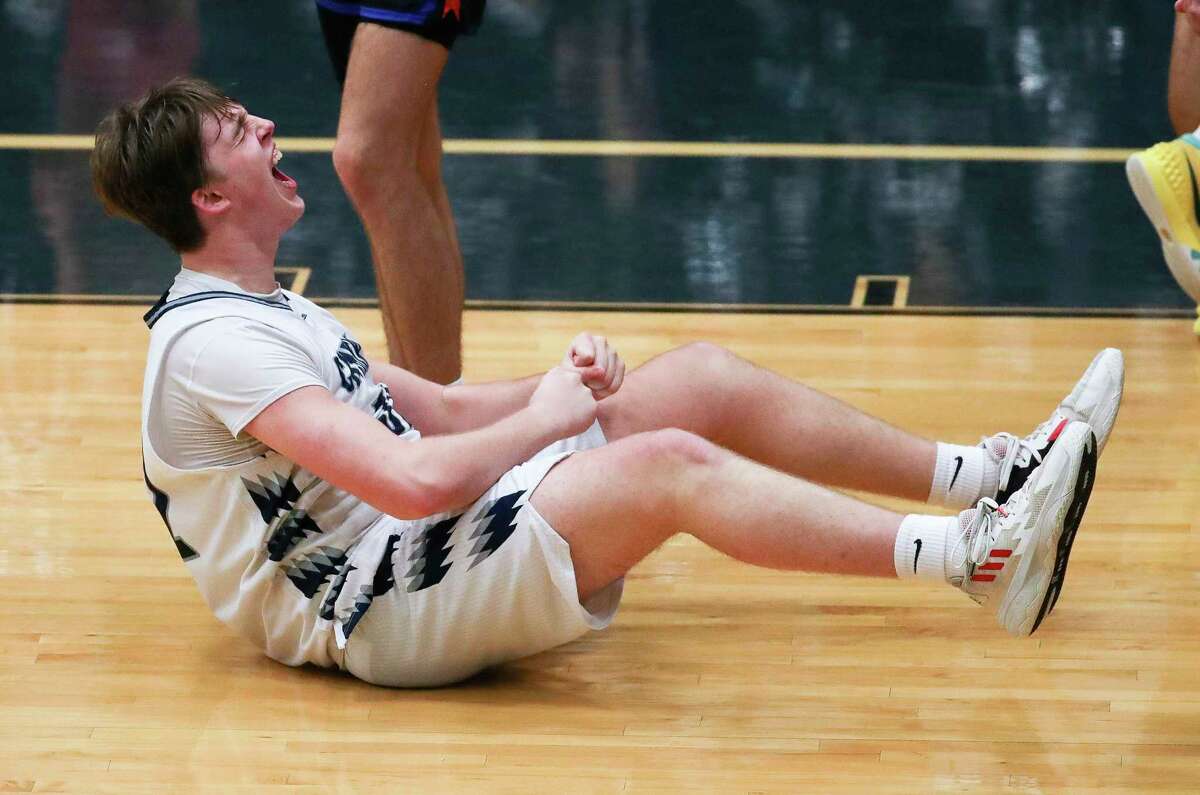 Grand Oaks wins 3OT thriller, takes season sweep of College Park