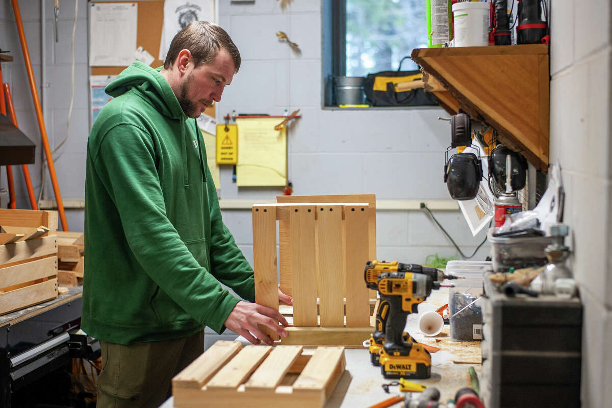 Midland arborist repurposes wood at Dow Gardens