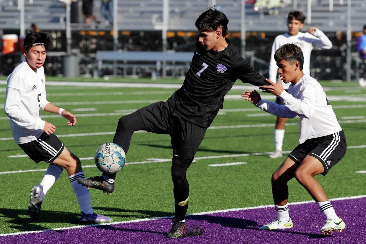 Boys soccer: Humble wins debut at Charles Street Stadium