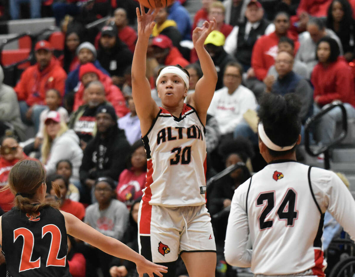 Record crowd shows up to see Redbirds fend off Tigers' upset bid