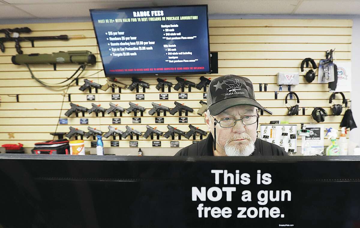 Backlash against assault weapons ban grows: Jersey County sheriff ...