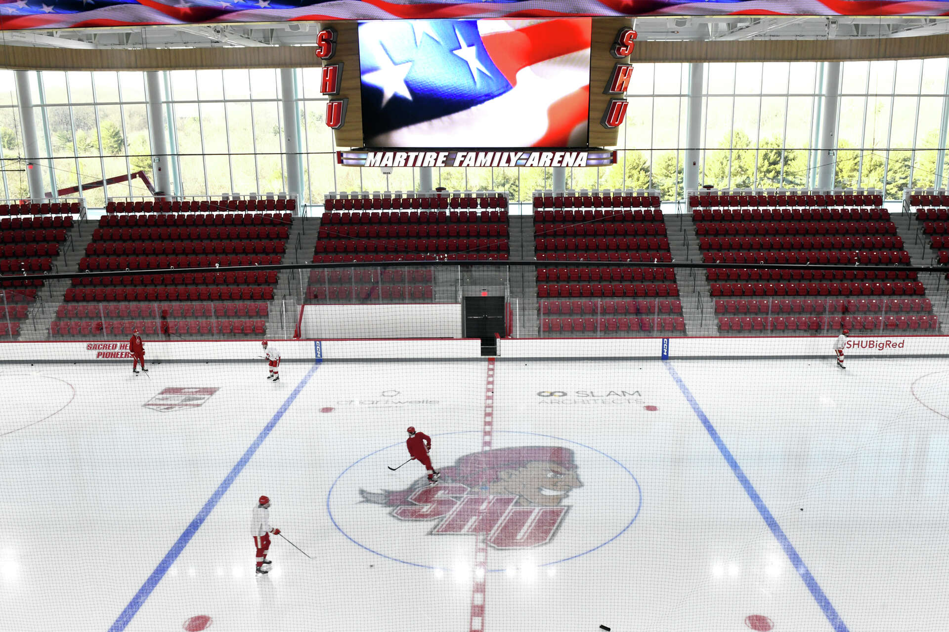 UConn hockey begins new era in Toscano Family Ice Forum