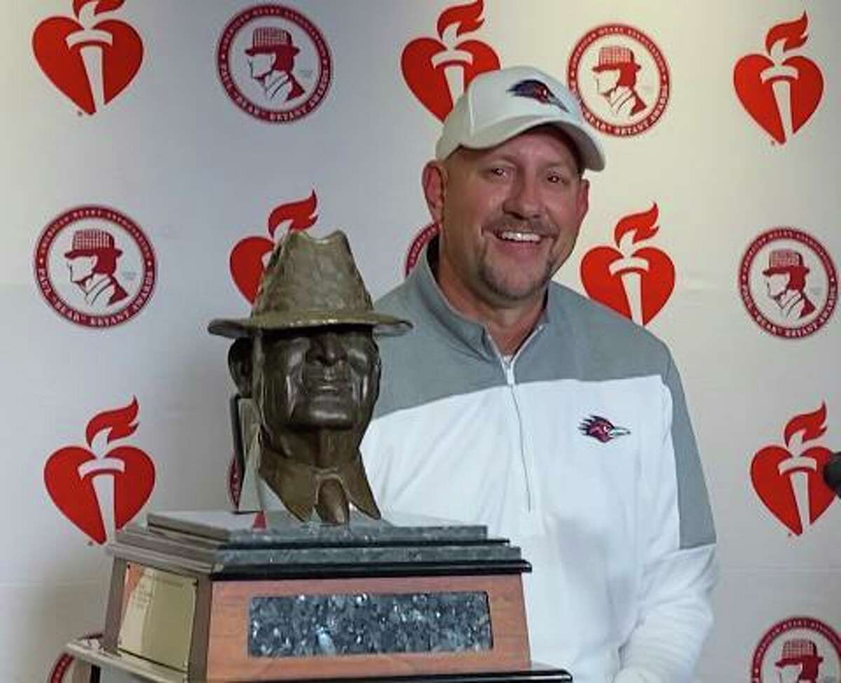 UTSA football coach Jeff Traylor shows no signs of wanderlust