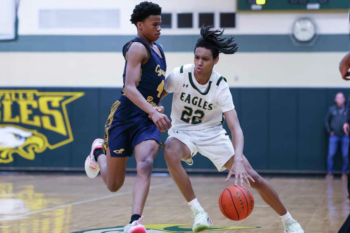 Cypress Falls Golden Eagles win their 12th consecutive game