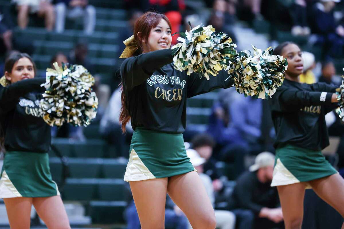 Cypress Falls Golden Eagles win their 12th consecutive game