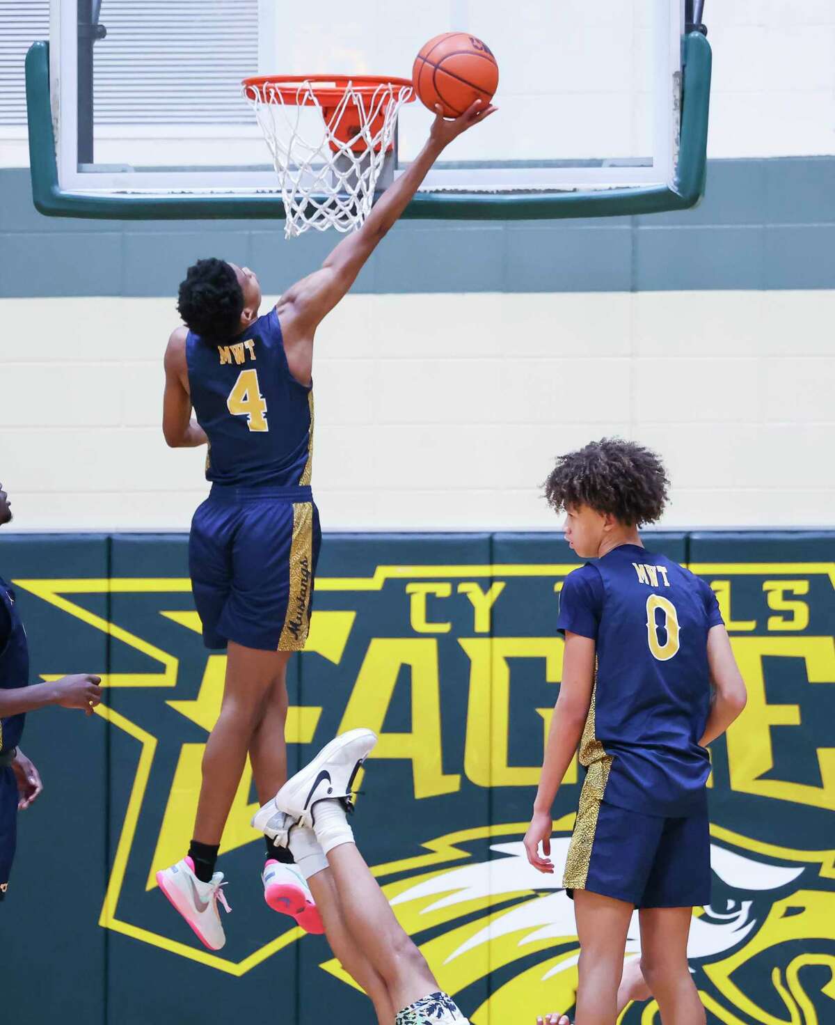 Cypress Falls Golden Eagles win their 12th consecutive game