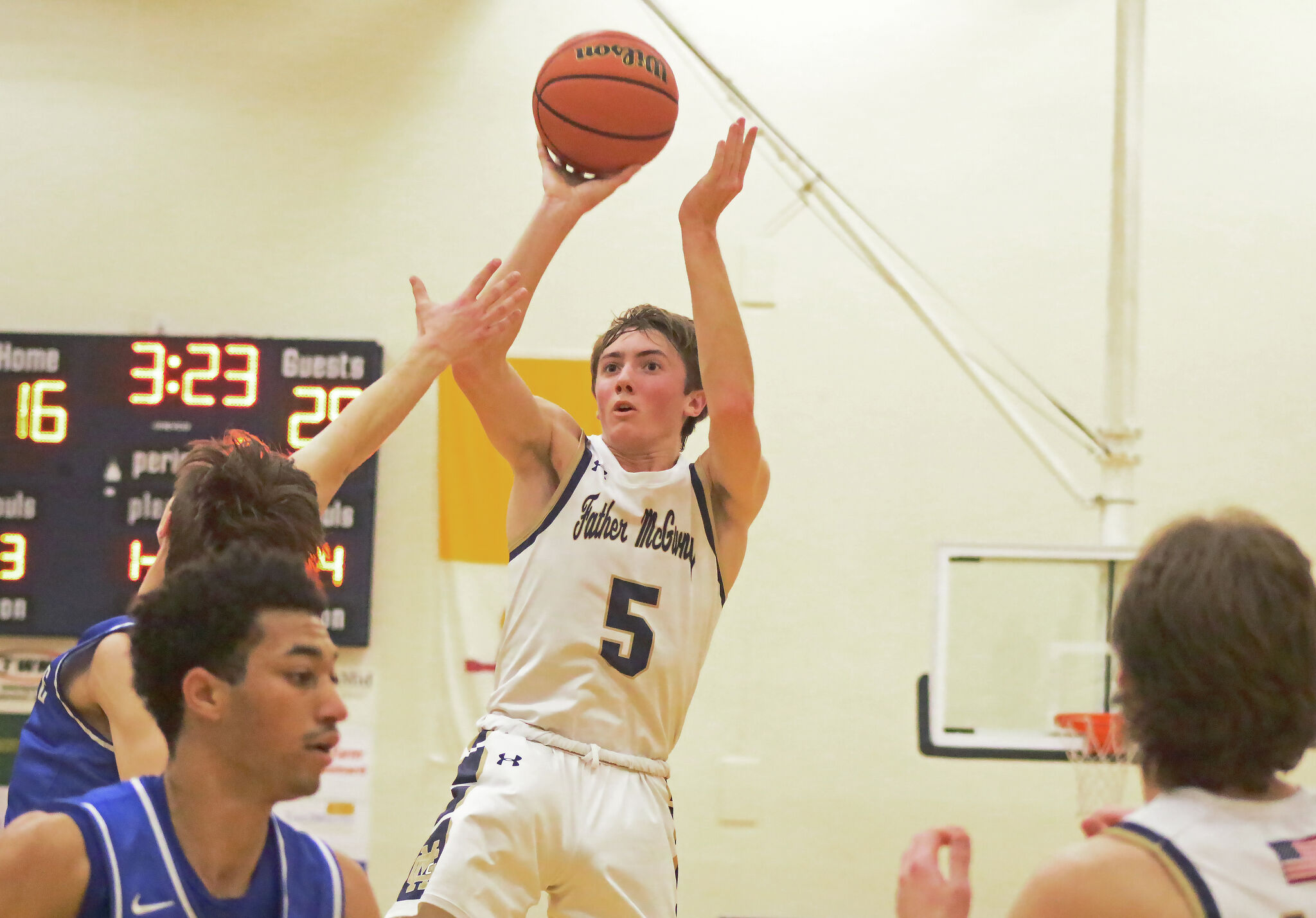 Huber's career night leads Griffins past Knights