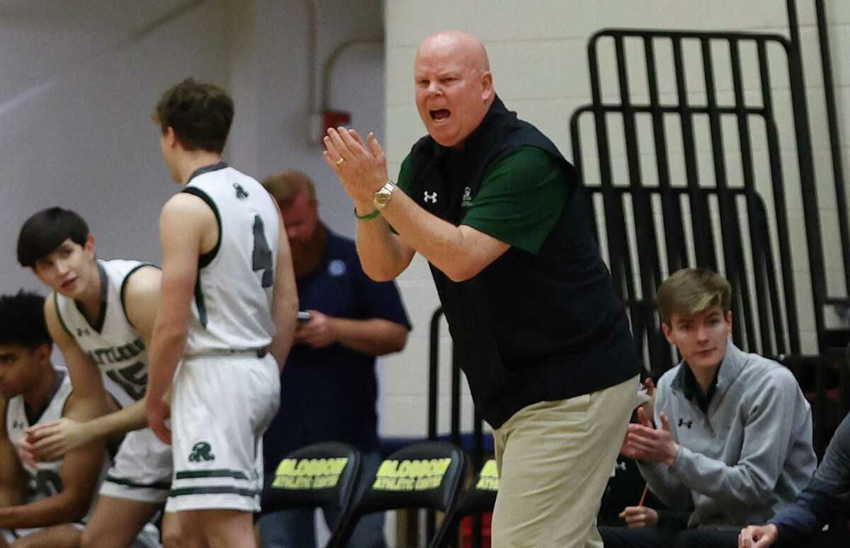 Boys basketball: Reagan stays in command in 28-6A