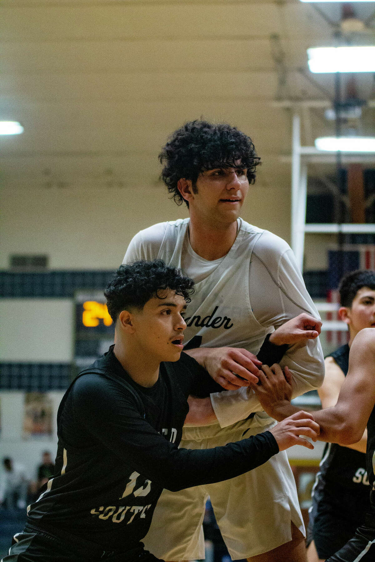 Alexander utilizes Eads' height in win over United South