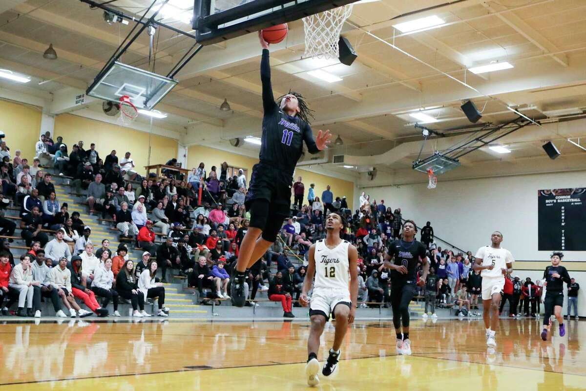 Conroe pulls away late to thwart Willis