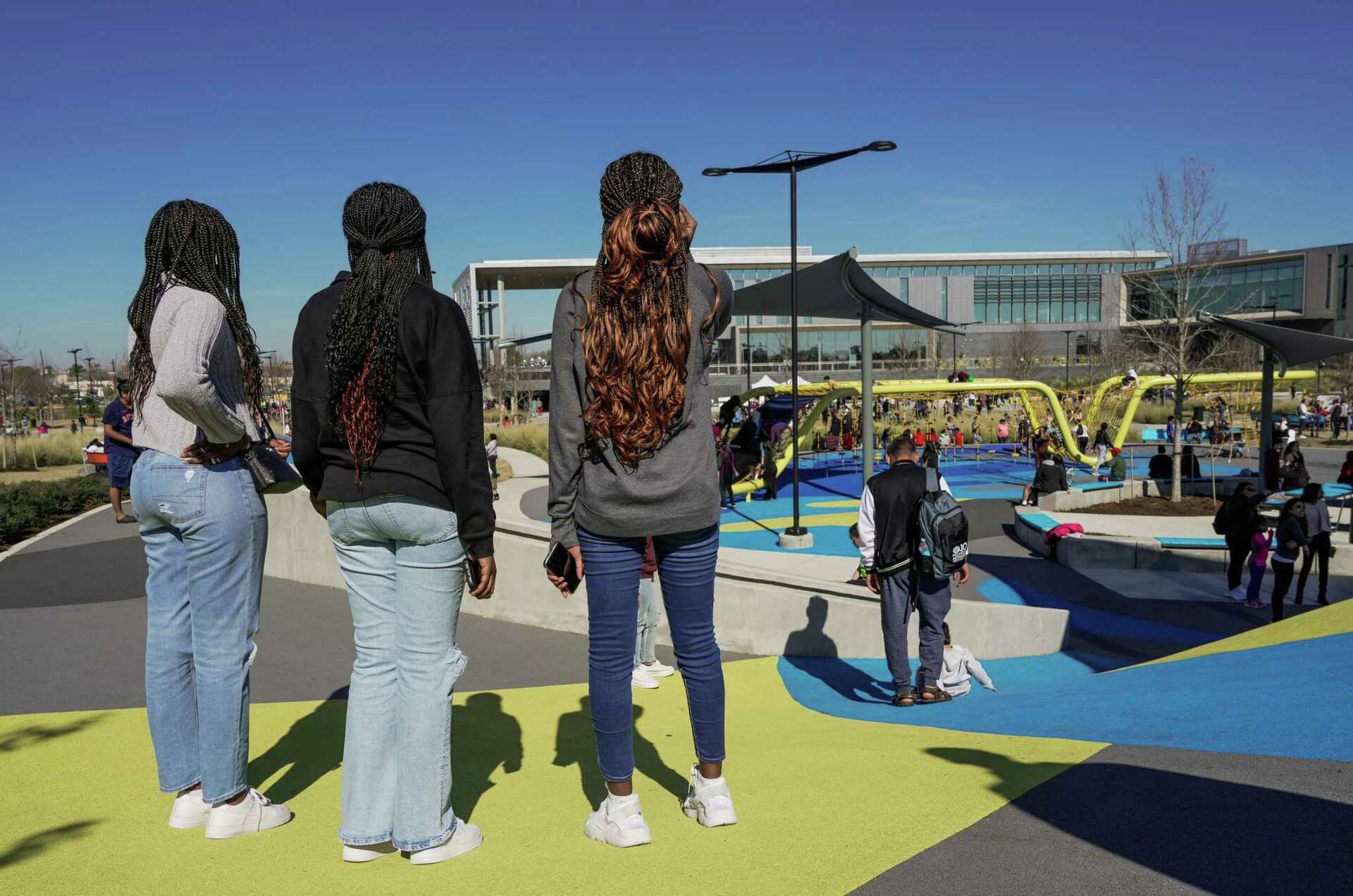 Alief Neighborhood Center opens doors to hundreds of community members